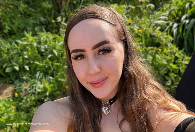 What do you think of this outfit?😜 - StrapOn Queen Lola Lee Official ...