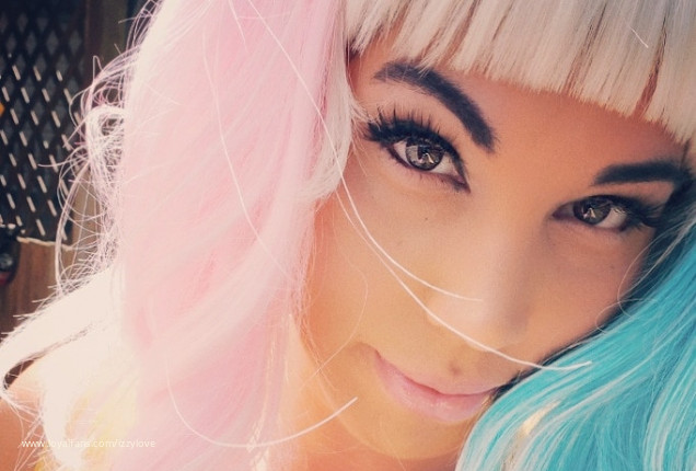 HARLEY QUINN meets POISON IVY - Izzy Love Official Photos | www ...