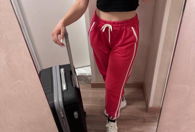 How boring? - Scarlett Ferrari Official Photos | LoyalFans