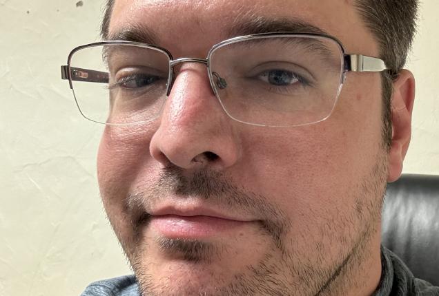 Jessica 04 Bed Squeeze Vertical 2 - Philly Femdom LF Official Profile ...