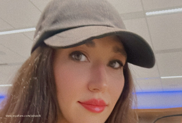 Raise your hand if you’d lick my boots. - Goddess Venus Findom Femdom Brat Princess Cuckolding ...