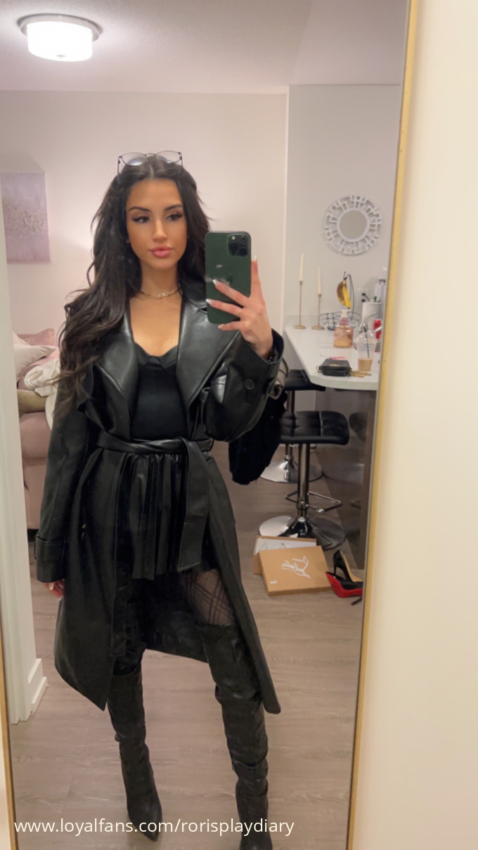 Rorisplaydiary ’s Official Social Fan Page | LoyalFans
