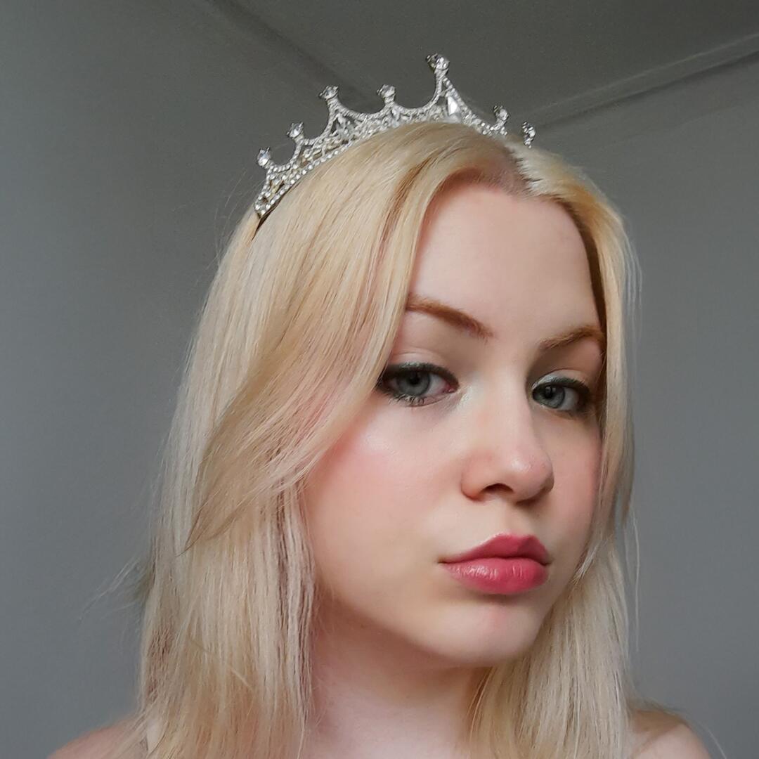 Goddess Cassie XO’s Official Social Fan Page | LoyalFans