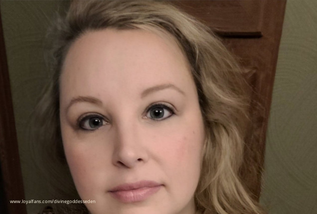 My pixelated ass is your new obsession - Divine Goddess Eden Official Photos | www.Loyalfans.com