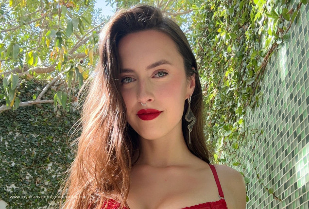 I Know You Cant Resist Goddexx Daphne Femdom Official Photos