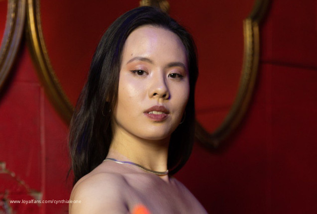 You're too much of a loser to make a real move - Goddess Cynthia Leone ...