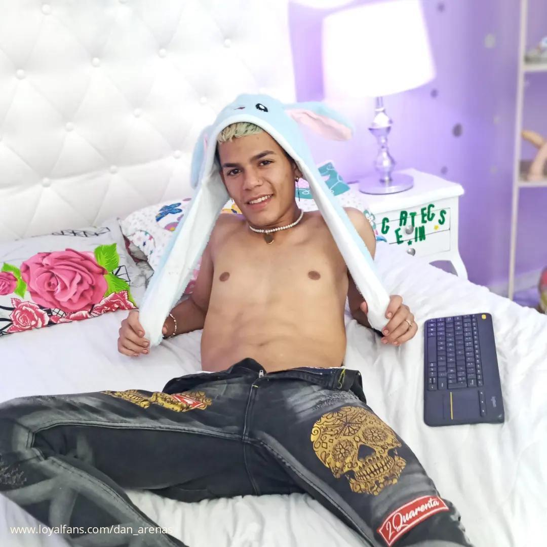 dan_arenas's videos and clips | Official account | LoyalFans