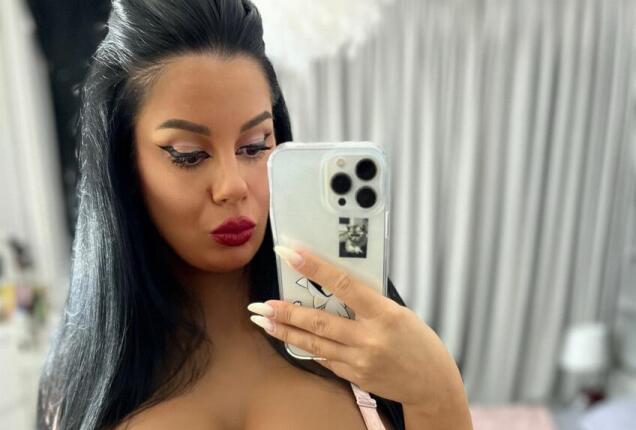 Go to little work and bring me everything you earn 🥰 - Findom Goddess Lina Official Photos | www ...