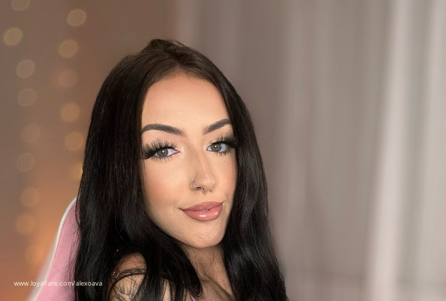 what are you doing tonight? - alexoava Official Photos | www.Loyalfans.com