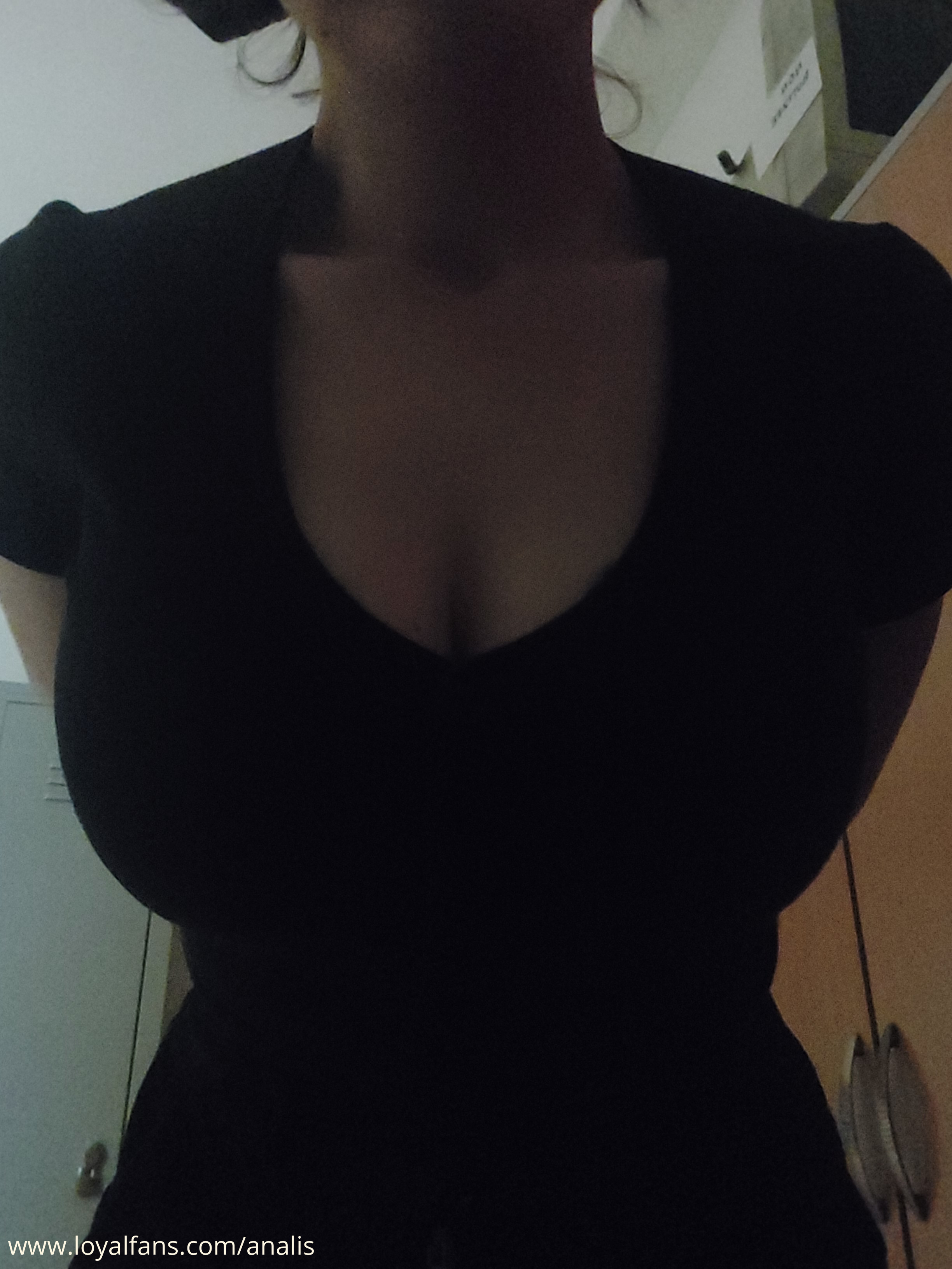 Watch and Buy Videos from the Official Video Store of Anlis | LoyalFans