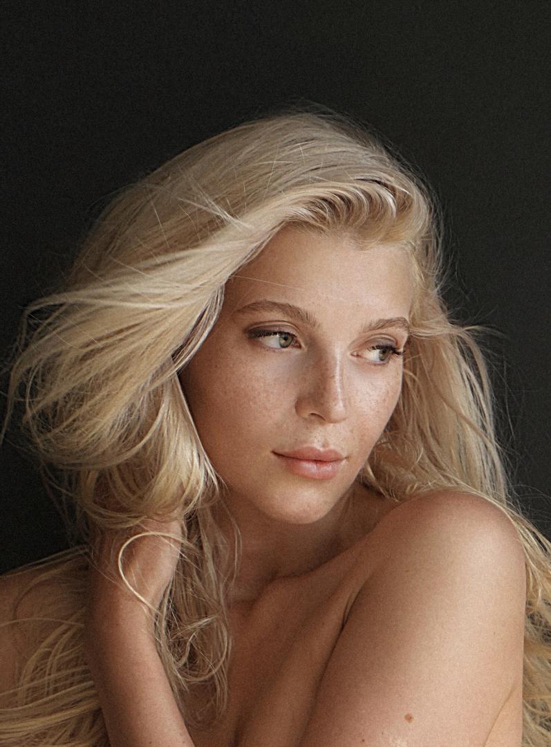 Polina M's Official Social Fan Page | LoyalFans