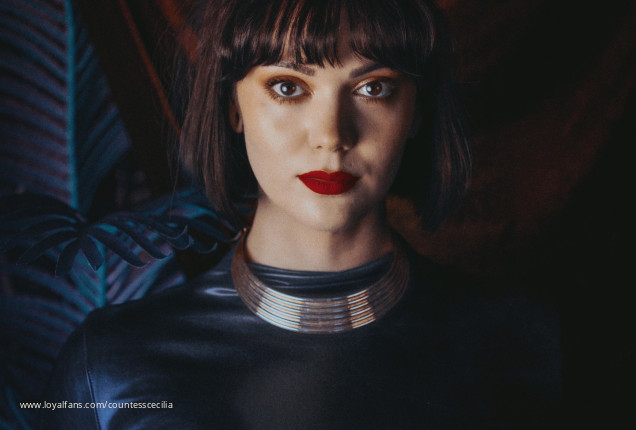 🍑 - Countess Cecilia Official Photos | www.Loyalfans.com