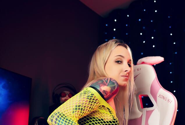 Wishing you a great time of the day and a good mood after viewing this hot photo 💋 - DianaRotor ...