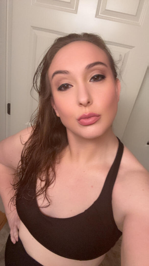 Goddess Fiona Rose’s Official Social Fan Page | LoyalFans