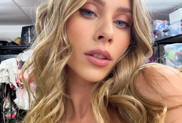 😘 - Anya Olsen Official Photos | www.Loyalfans.com