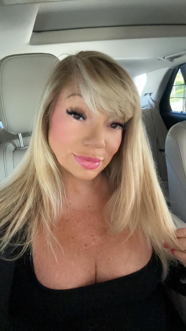 Findom Athena’s Official Social Fan Page | LoyalFans