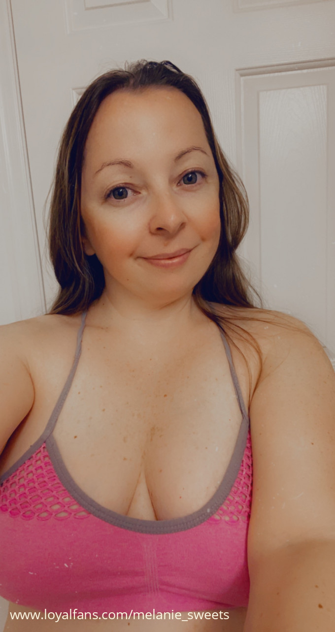 melanie-sweets-s-official-social-fan-page-loyalfans