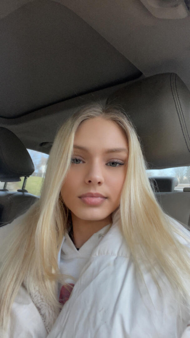 YummyYasmin’s Official Social Fan Page | LoyalFans