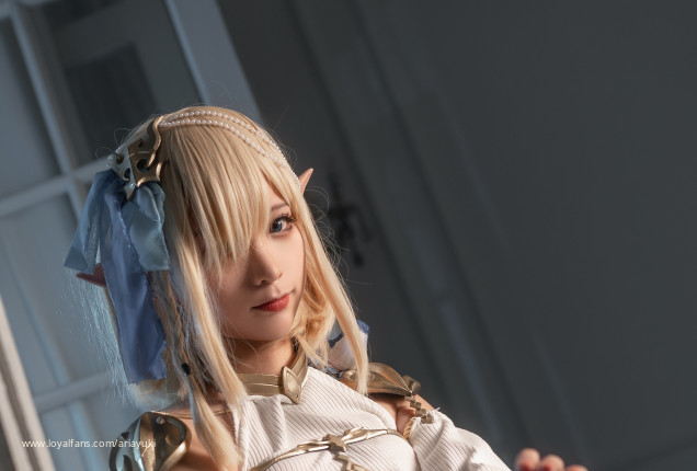 small peak! - Aria Yuki Official Photos | www.Loyalfans.com