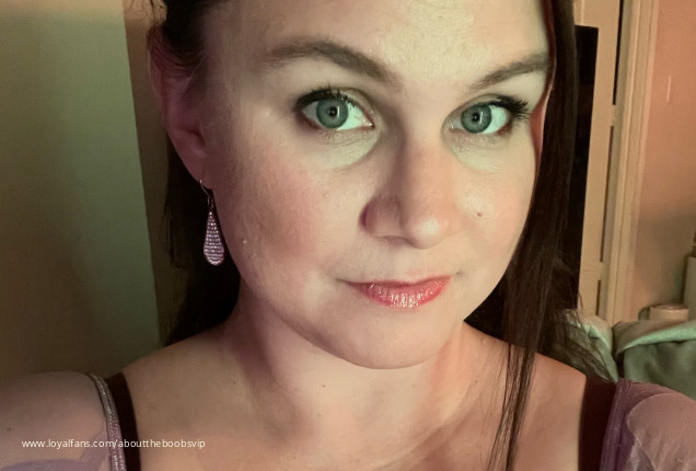 your fav girl - AboutTheBoobsVIP Official Photos | www.Loyalfans.com