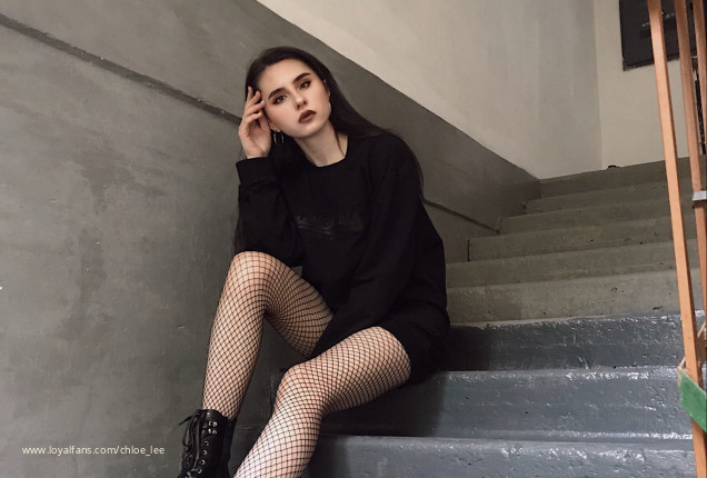 💦 - ChloeLee Official Photos | www.Loyalfans.com