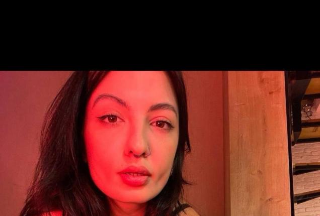 Damn loser, get down on your knees and pay tribute - goddess Alex ...