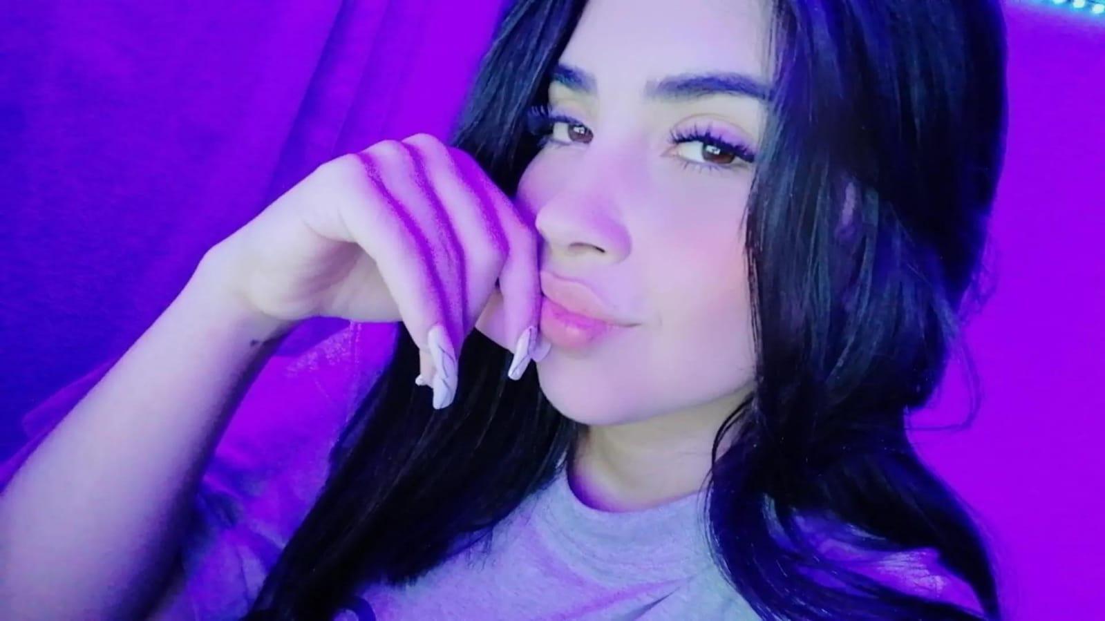 _snow's videos and clips | Official account | LoyalFans