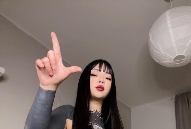 you’re a loser gooner for me, aren’t you? - Princess Jade Findom ...