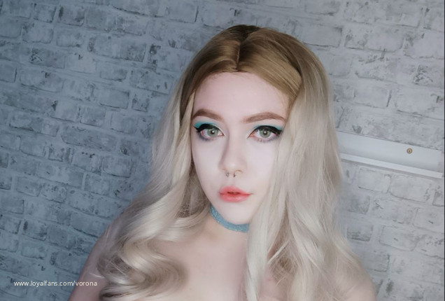 Very sloppy blowjob🥵💦 - VoRoNa Official Profile | www.Loyalfans.com