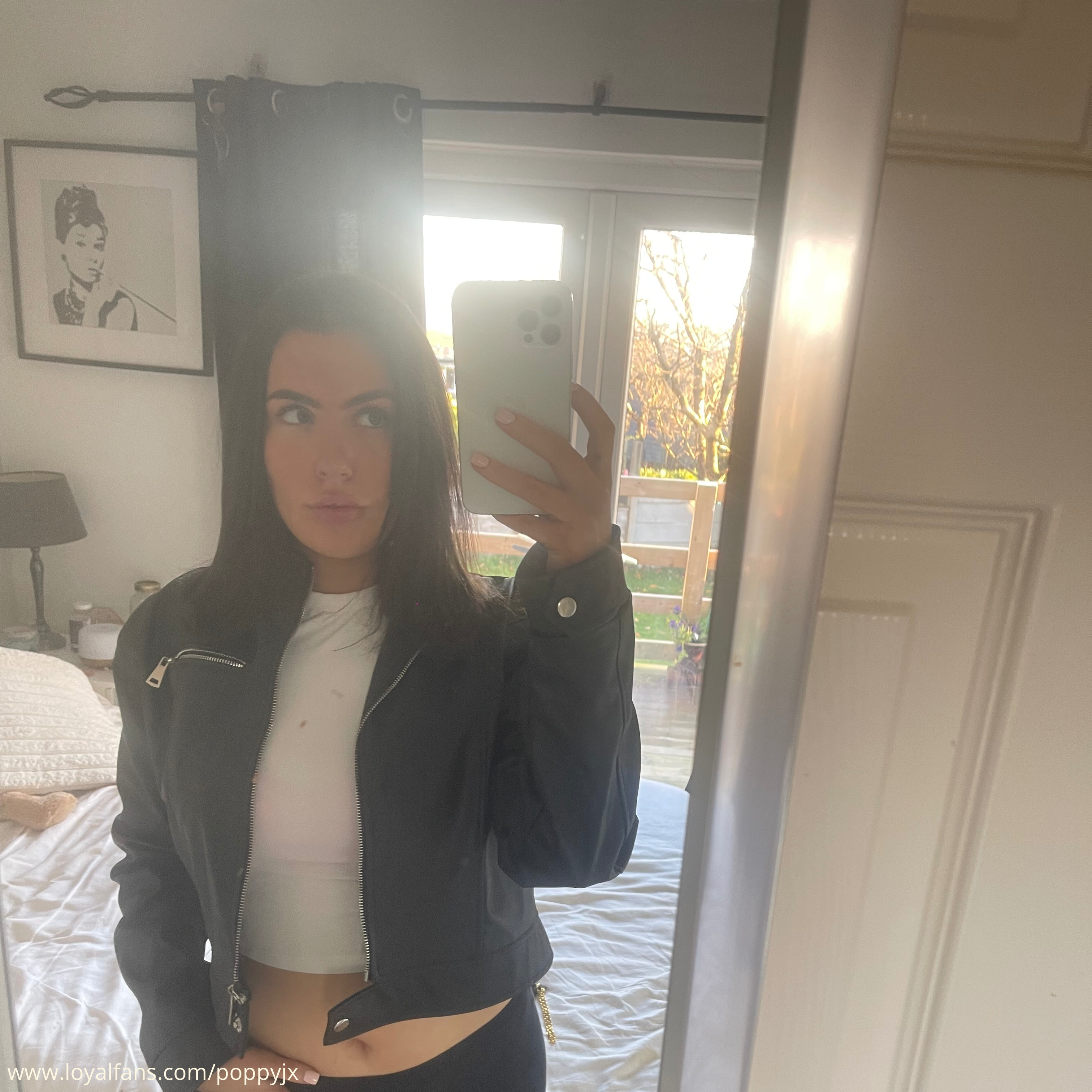 poppy jones's videos and clips | Official account | LoyalFans