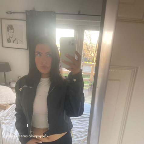 poppy jones's videos and clips | Official account | LoyalFans