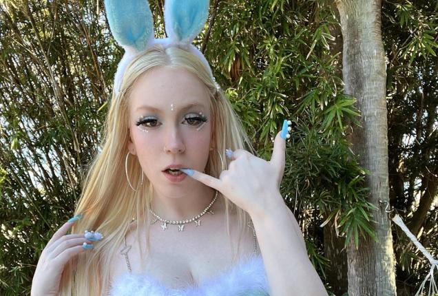 Hoppy Easter!! 🐰🩵 This bunny deserves a thousand easter baskets full of diamonds & pearls ...