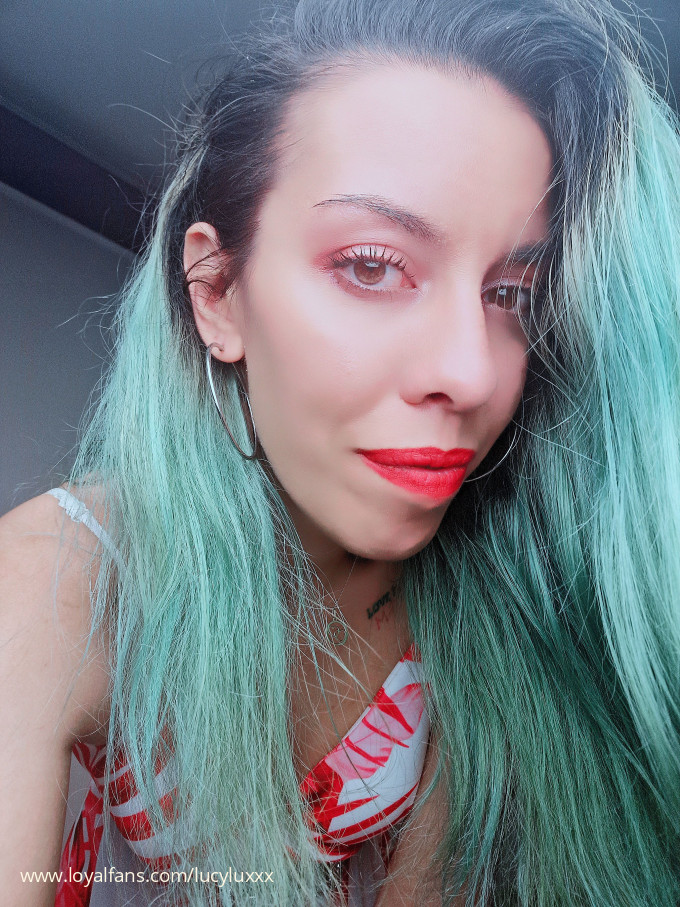LucyLuxxx’s Official Social Fan Page | LoyalFans