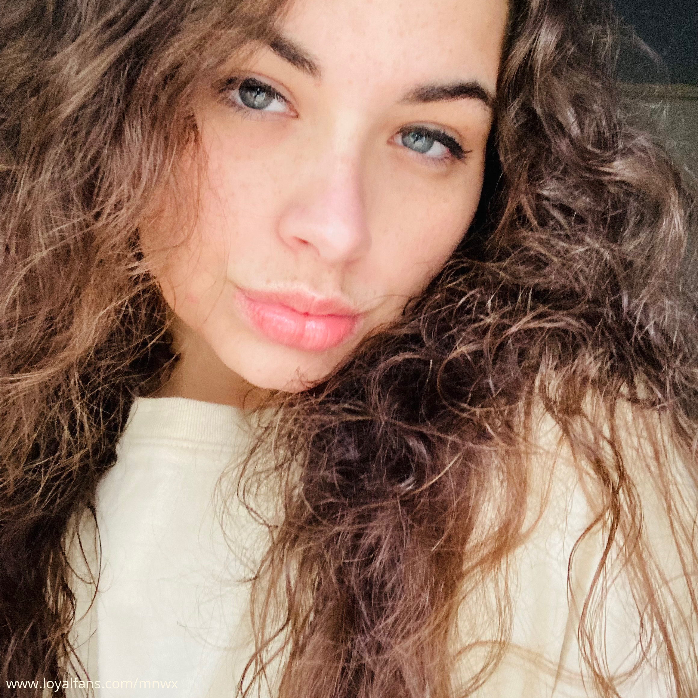 Mnwx’s Official Social Fan Page | LoyalFans