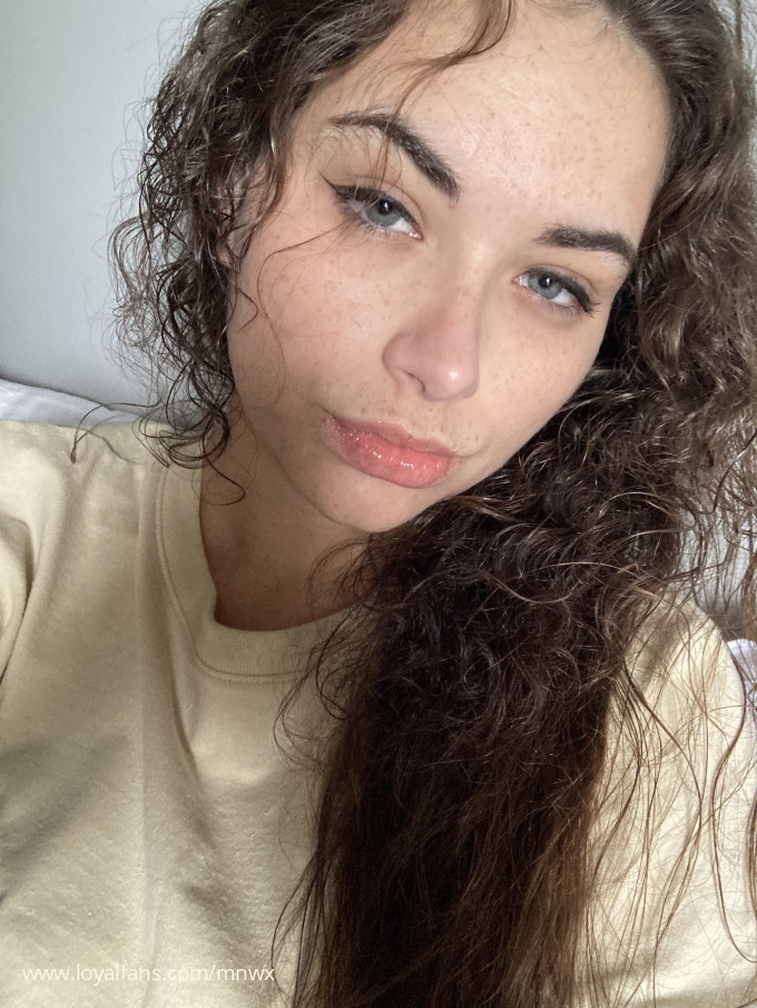 Mnwx’s Official Social Fan Page | LoyalFans