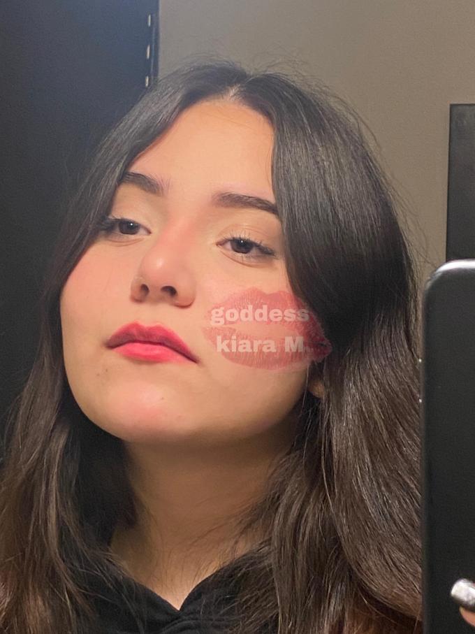 how to play - Goddess Kiara M Official Photos | www.Loyalfans.com