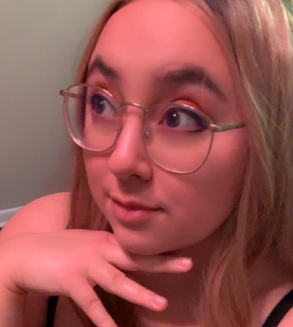 elliemoreno’s Official Social Fan Page | LoyalFans