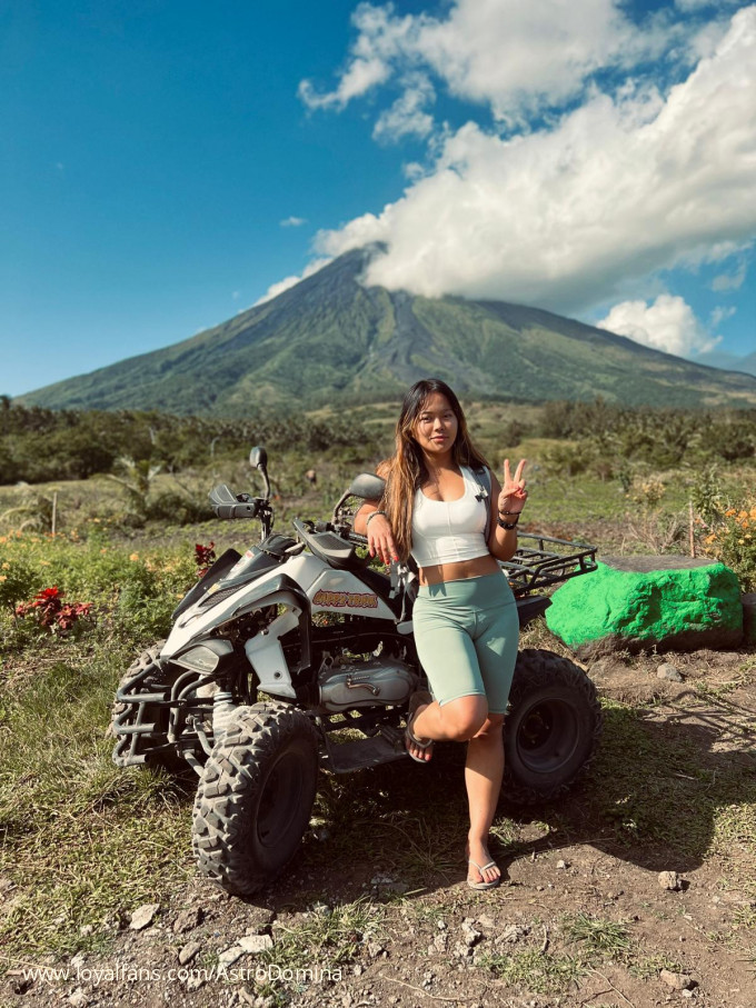 Starting my weekend with an awesome view. Send tip and pay for my ...