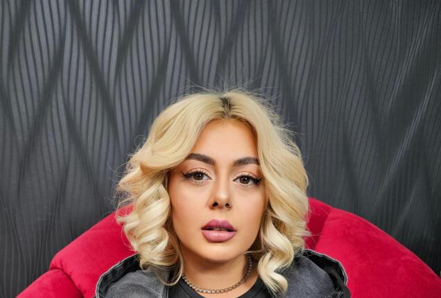 Soft curves, slow kisses, messy sheets, and tangled limbs. 😈💋 - SiaRay Official Photos | www ...