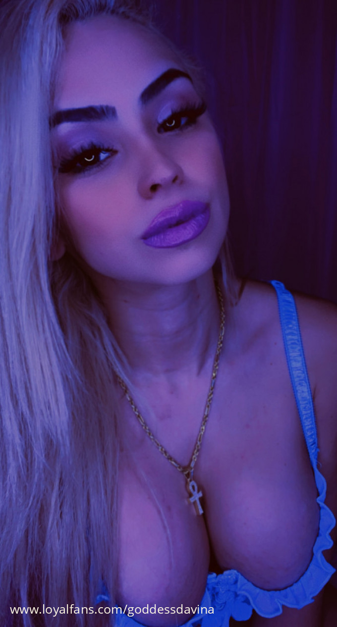 Attention betas - Goddess Davina Official Photos | www.Loyalfans.com