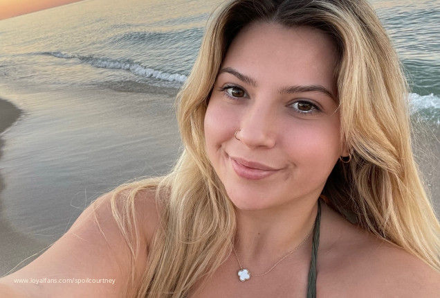 POV: we’re at the beach and I ask you to take pics of me - Princess ...