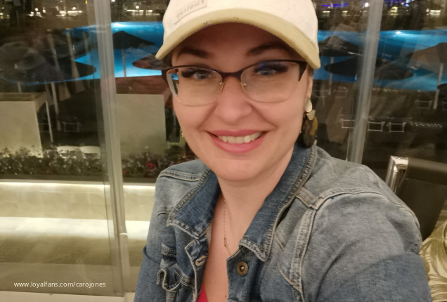 CaroJones Official Photos | LoyalFans