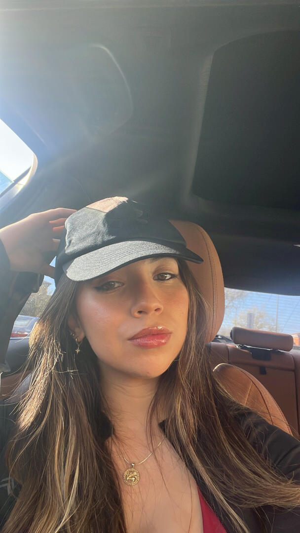 Queen Izzy's videos and clips | Official account | LoyalFans