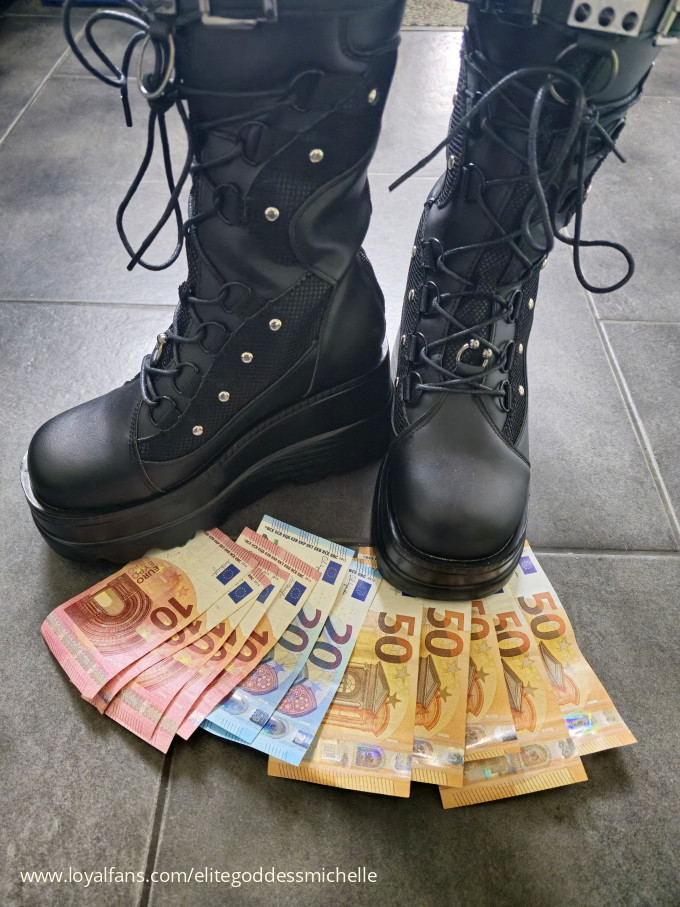 Elite Goddess Michelle’s Official Social Fan Page | LoyalFans