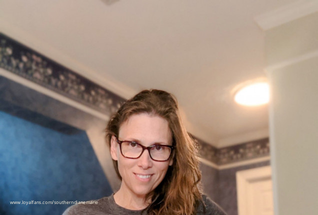 Choose Happy - Diane Marie Official Photos | www.Loyalfans.com