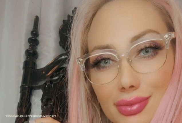 Surprise!! Live on Cam - Goddess Taylor Knight Findom Femdom Official Photos | www.Loyalfans.com