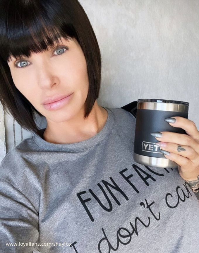 𝒢𝑜𝑜𝒹 𝑀𝑜𝓇𝓃𝒾𝓃𝑔💋 - Shay Fox Official Photos | www.Loyalfans.com