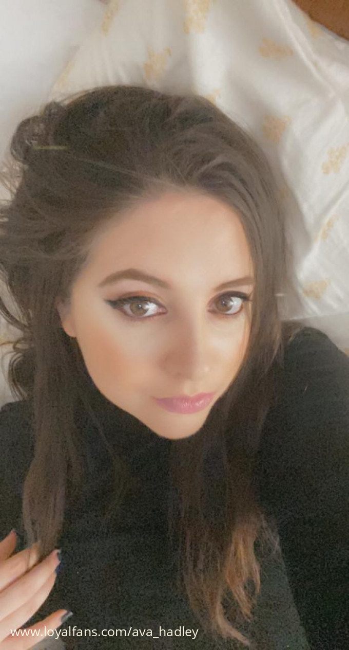 HAPPY FRIDAY BITCHES - Princess Ava Official Photos | www.Loyalfans.com