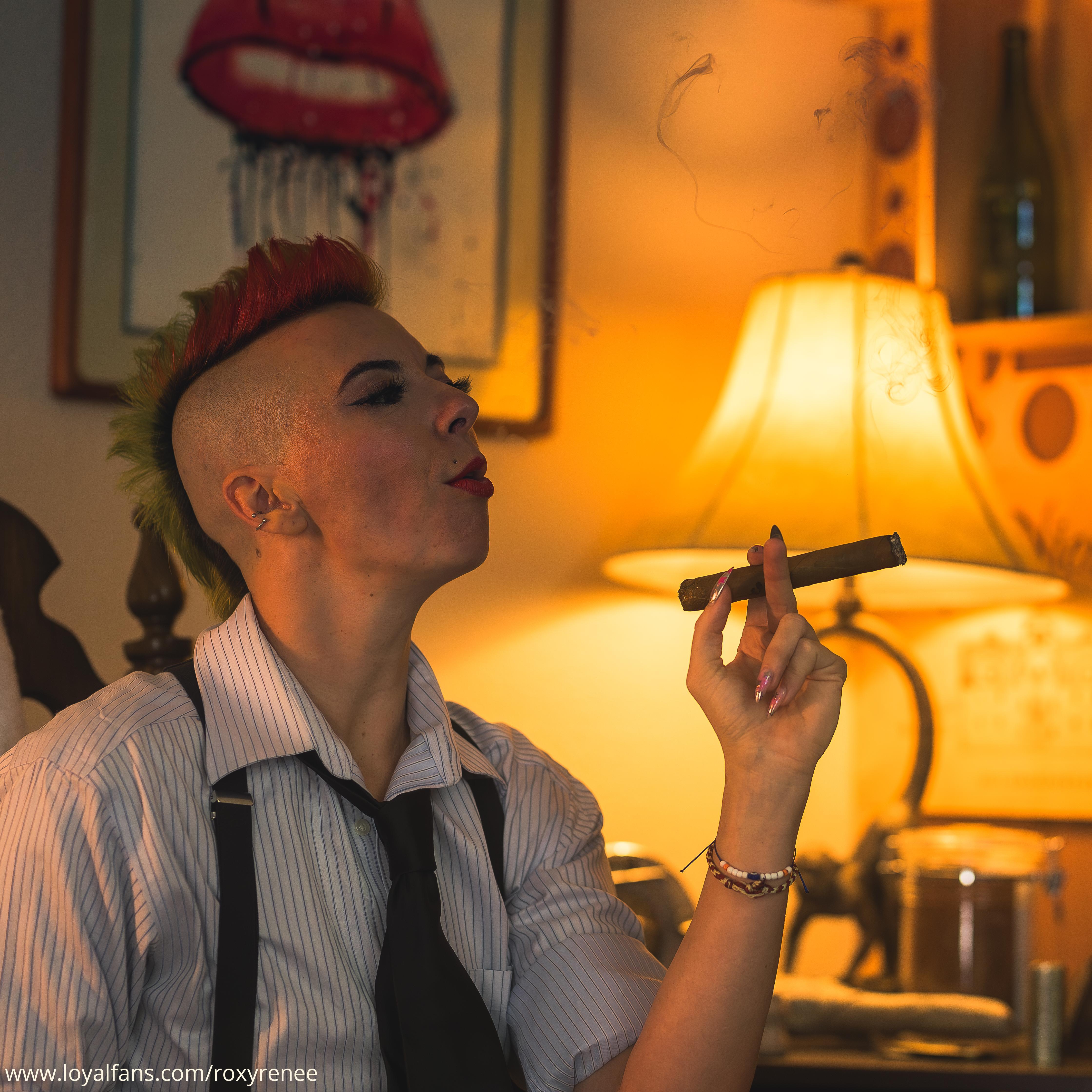 Roxy Renee’s Official Social Fan Page | LoyalFans