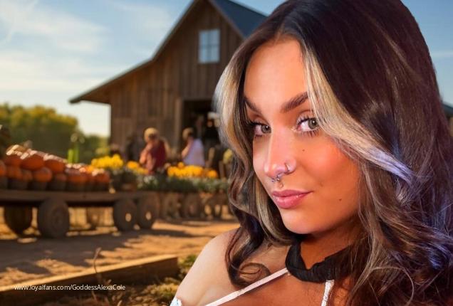 Worship my smelly feet - Goddess Alexa Cole Official Profile | www ...